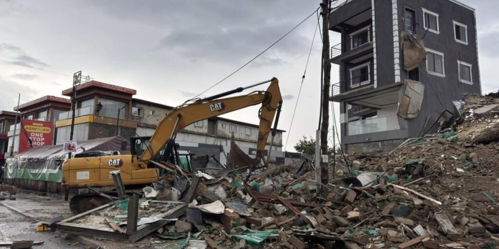 Avernor building collapse: 2 killed, others trapped under rubble ...